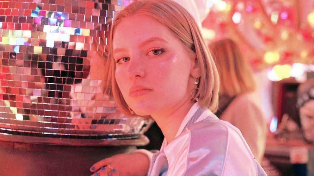 The Fantasy of The Female Gaze – Writer's Block Magazine